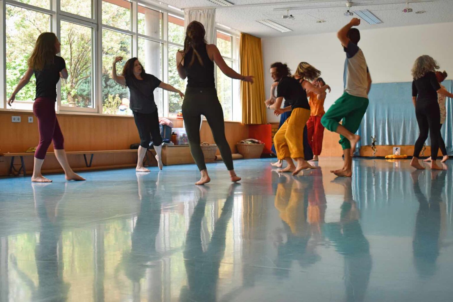 5 Rhythmen: Tanz eine Welle am Sonntag • Mami rocks